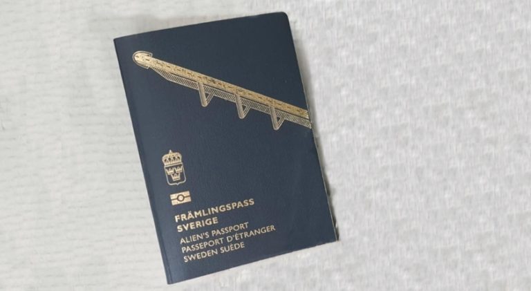 Vad är skillnaden mellan främlingspass och resedokument - UG.se